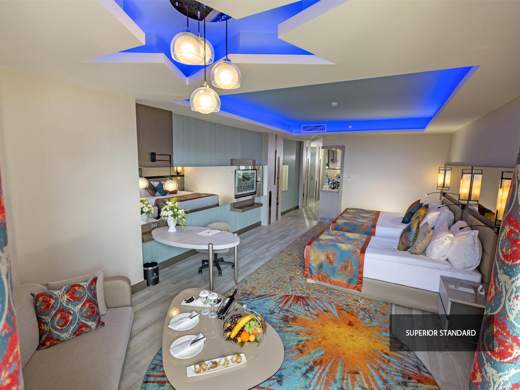 BookToWorld | Discover our best offers | booktoworld.com | Royal Seginus